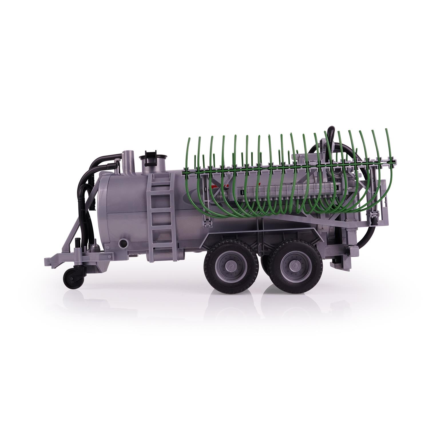 Case IH Fanshop. Fliegl barrel trailer with spread tubes